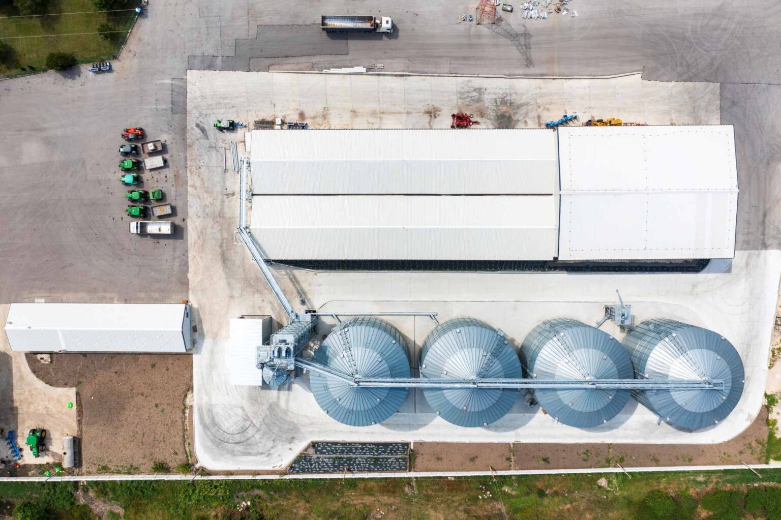 Fertilizer Storage Humidity Control | Prevent Clumping & Corrosion